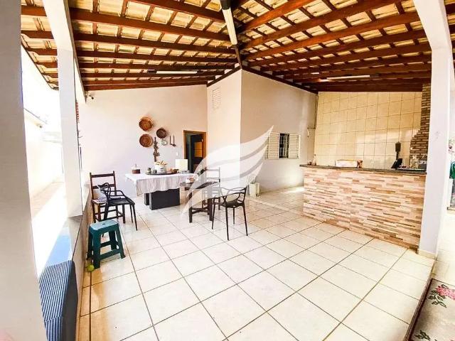 Casa / Sobrado para Venda em Araçatuba/SP Bairro das Bandeiras 3 Quartos