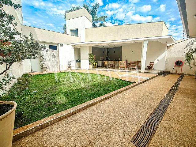 Casa / Sobrado para Venda em Araçatuba/SP Bairro das Bandeiras 3 Quartos