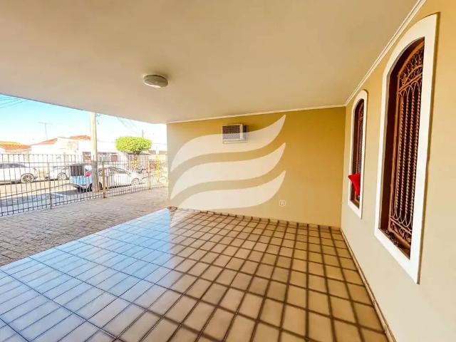 Casa / Sobrado para Venda em Araçatuba/SP Bairro das Bandeiras 3 Quartos