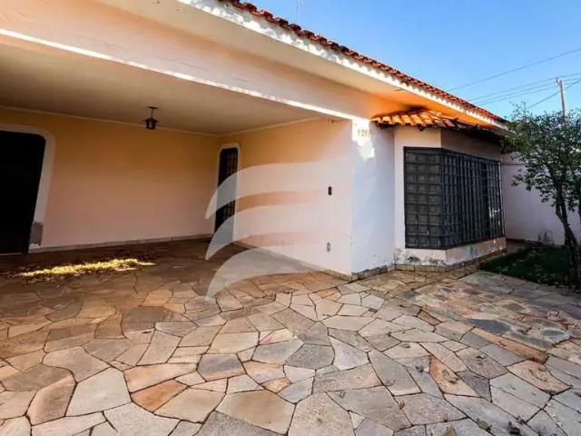 Casa / Sobrado para Venda em Araçatuba/SP Bairro das Bandeiras 3 Quartos