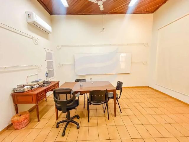 Casa / Sobrado para Venda em Araçatuba/SP Centro 4 Quartos