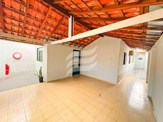Casa / Sobrado para Venda em Araçatuba/SP Conjunto Habitacional José Saran 4 Quartos