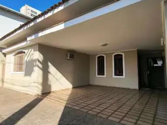 Casa / Sobrado para Venda em Araçatuba/SP Higienópolis 3 Quartos