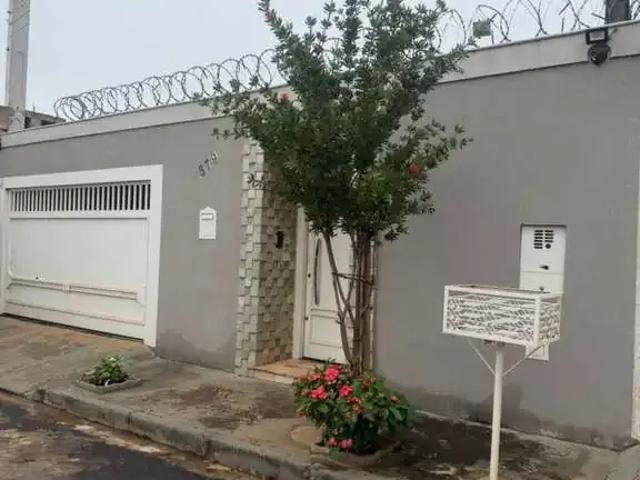 Casa / Sobrado para Venda em Araçatuba/SP Iporã 3 Quartos