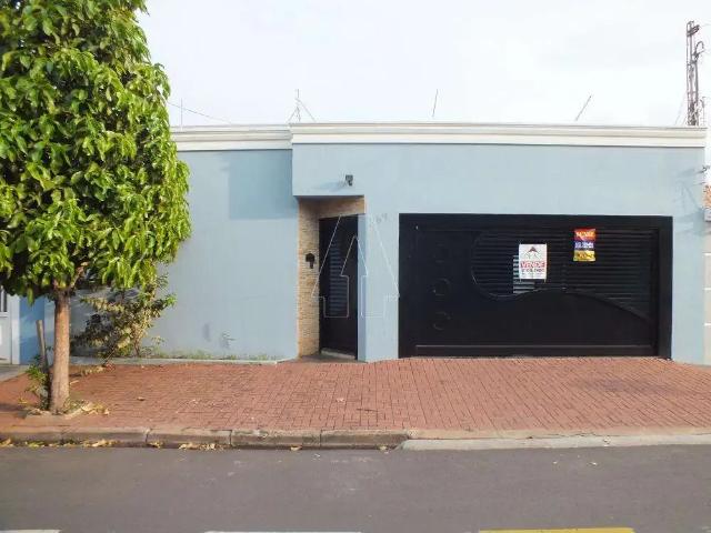 Casa / Sobrado para Venda em Araçatuba/SP Jardim América 3 Quartos