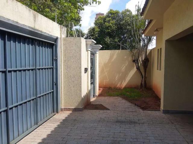 Casa / Sobrado para Venda em Araçatuba/SP Jardim Sumaré 3 Quartos