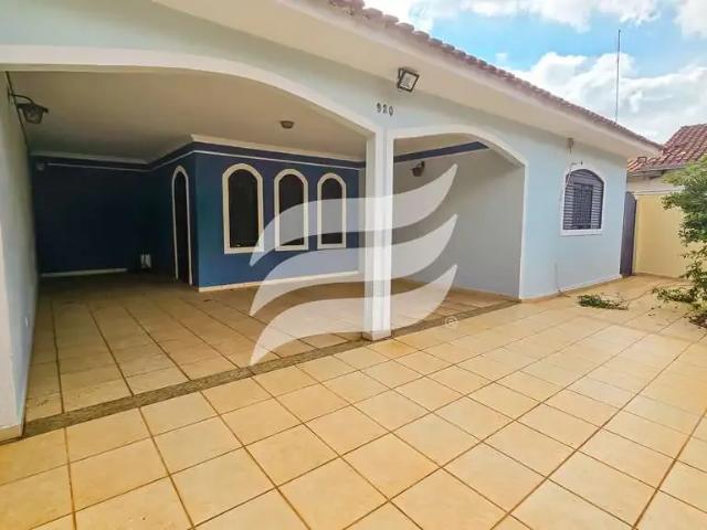 Casa / Sobrado para Venda em Araçatuba/SP Monte Carlo 3 Quartos