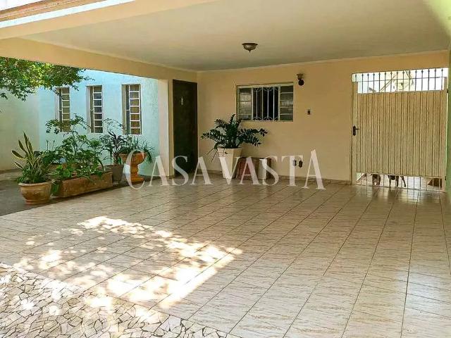 Casa / Sobrado para Venda em Araçatuba/SP Planalto 5 Quartos