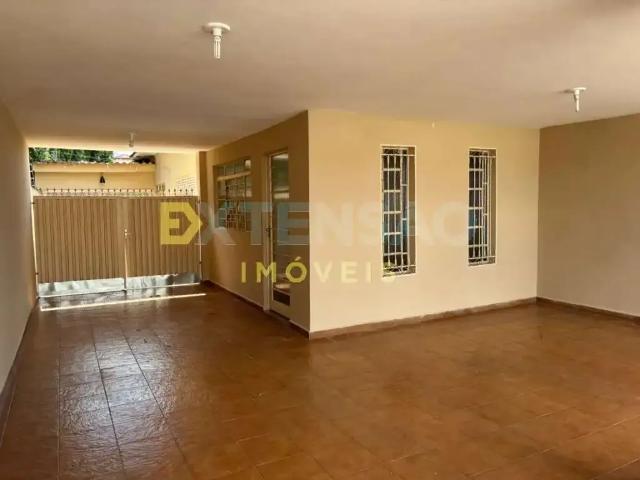 Casa / Sobrado para Venda em Araçatuba/SP São João 4 Quartos