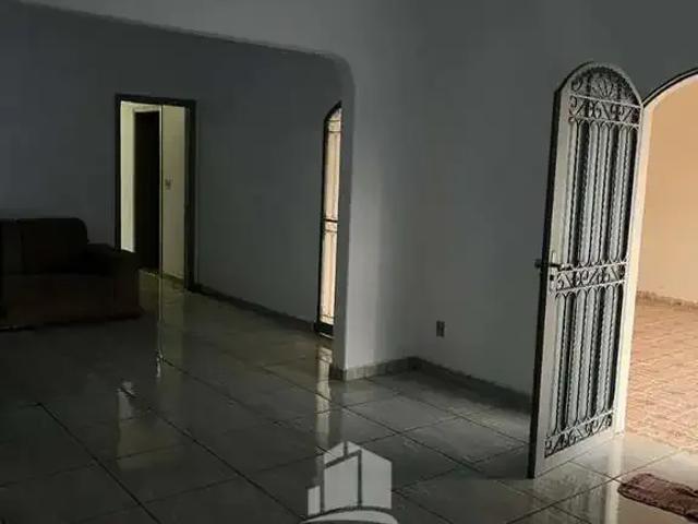 Casa / Sobrado para Venda em Araçatuba/SP São João 5 Quartos