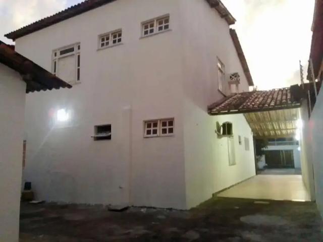 Casa / Sobrado para Venda em Aracaju/SE Atalaia 4 Quartos