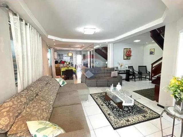 Casa / Sobrado para Venda em Aracaju/SE Atalaia 4 Quartos