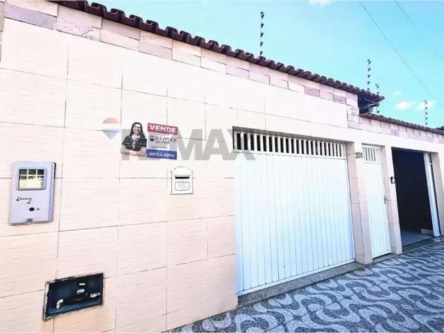 Casa / Sobrado para Venda em Aracaju/SE Atalaia 4 Quartos
