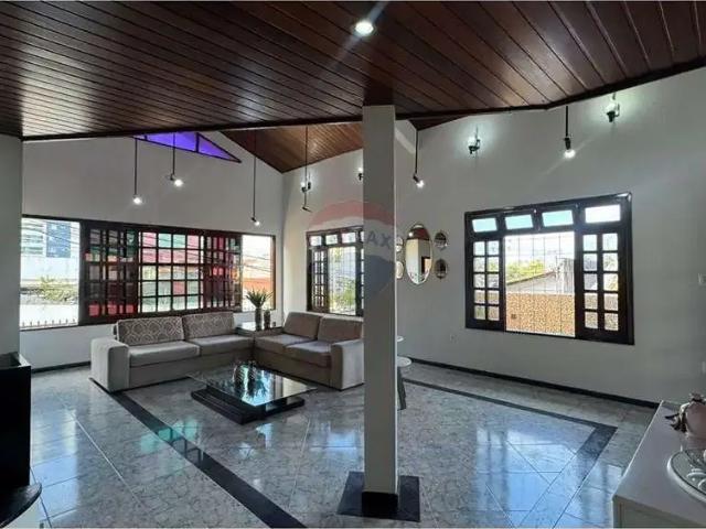 Casa / Sobrado para Venda em Aracaju/SE Farolândia 4 Quartos