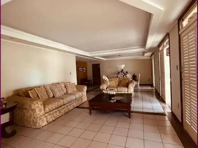 Casa / Sobrado para Venda em Aracaju/SE Farolândia 4 Quartos