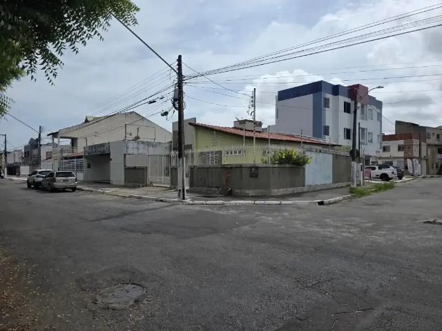 Casa / Sobrado para Venda em Aracaju/SE Luzia 3 Quartos