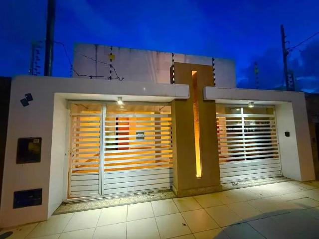 Casa / Sobrado para Venda em Aracaju/SE Luzia 4 Quartos