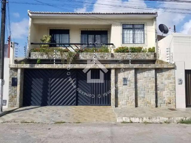 Casa / Sobrado para Venda em Aracaju/SE São Conrado 4 Quartos