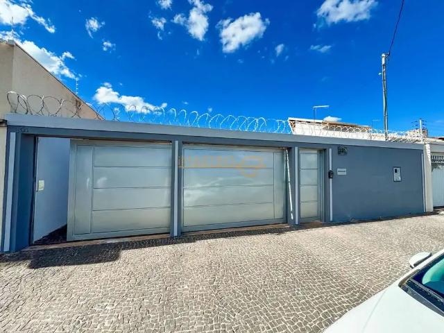 Casa / Sobrado para Venda em Araguari/MG Aeroporto 3 Quartos