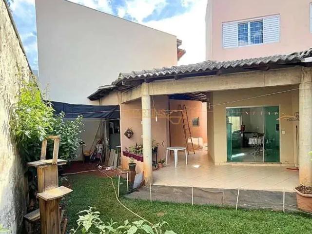 Casa / Sobrado para Venda em Araguari/MG Aeroporto 3 Quartos