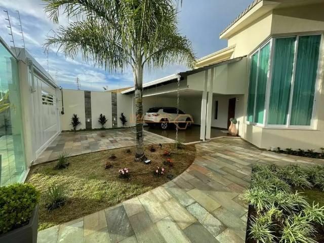 Casa / Sobrado para Venda em Araguari/MG Bosque 4 Quartos