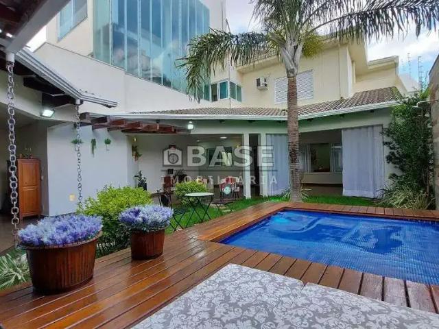 Casa / Sobrado para Venda em Araguari/MG Bosque