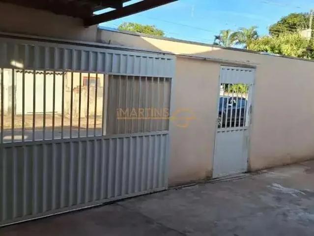 Casa / Sobrado para Venda em Araguari/MG Bosque 2 Quartos
