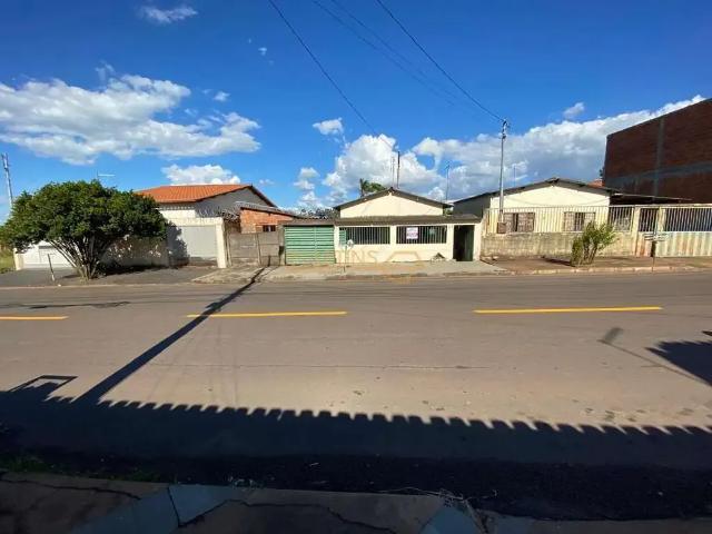 Casa / Sobrado para Venda em Araguari/MG Bosque 2 Quartos