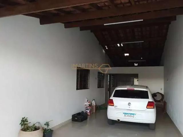 Casa / Sobrado para Venda em Araguari/MG Bosque 3 Quartos