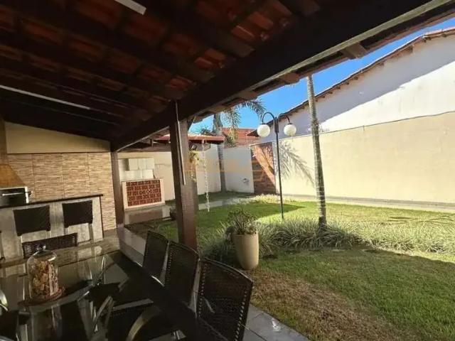 Casa / Sobrado para Venda em Araguari/MG Conjunto Ouro Verde 4 Quartos
