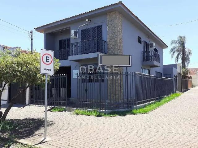 Casa / Sobrado para Venda em Araguari/MG Centro 4 Quartos
