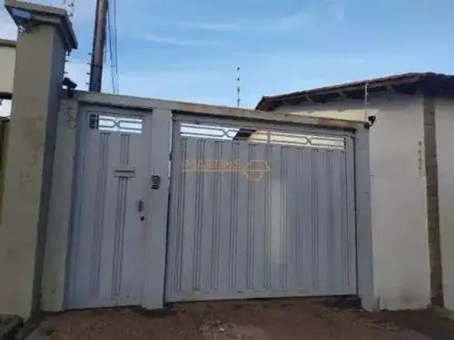 Casa / Sobrado para Venda em Araguari/MG Centro 2 Quartos
