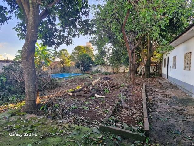 Casa / Sobrado para Venda em Araguari/MG Centro 3 Quartos
