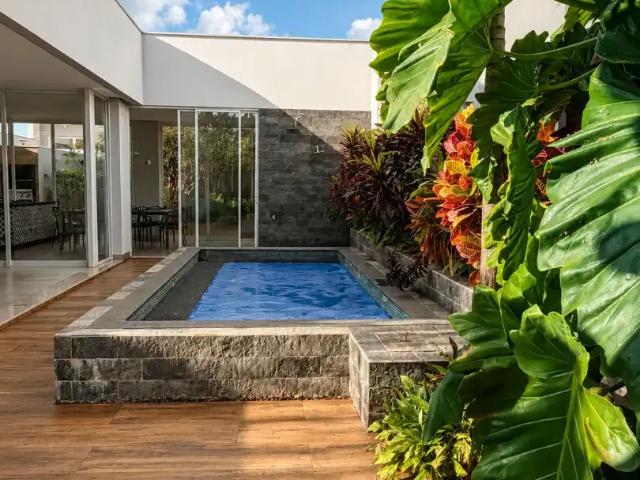 Casa / Sobrado para Venda em Araguari/MG Centro 3 Quartos