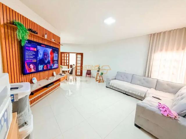 Casa / Sobrado para Venda em Araguari/MG Conjunto Ouro Verde 3 Quartos