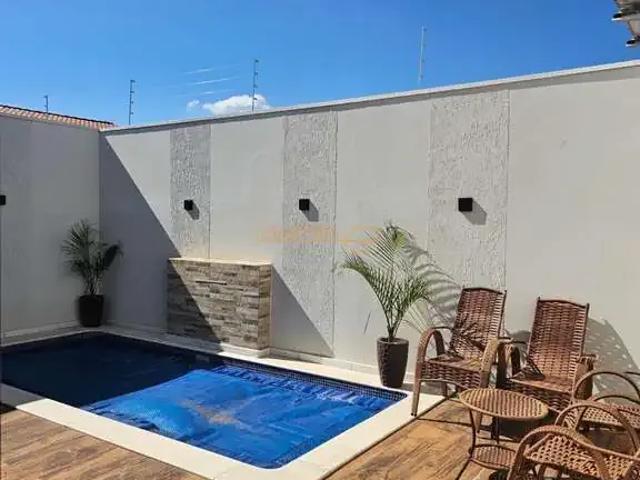 Casa / Sobrado para Venda em Araguari/MG Conjunto Ouro Verde 3 Quartos