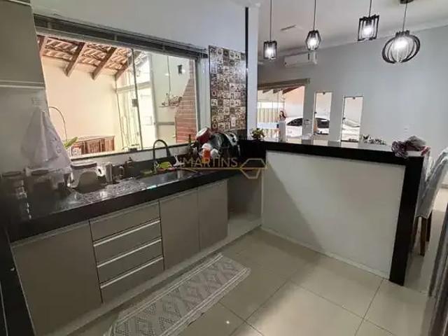 Casa / Sobrado para Venda em Araguari/MG Conjunto Ouro Verde 3 Quartos