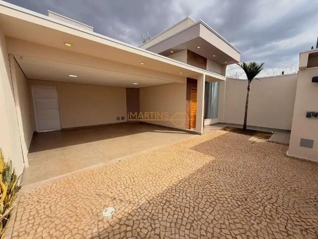 Casa / Sobrado para Venda em Araguari/MG Conjunto Ouro Verde 3 Quartos