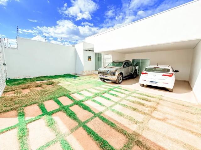 Casa / Sobrado para Venda em Araguari/MG Conjunto Ouro Verde 3 Quartos