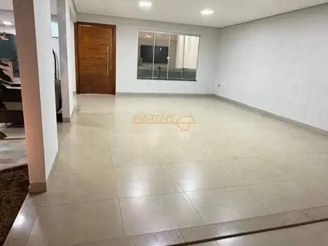 Casa / Sobrado para Venda em Araguari/MG Conjunto Ouro Verde 3 Quartos