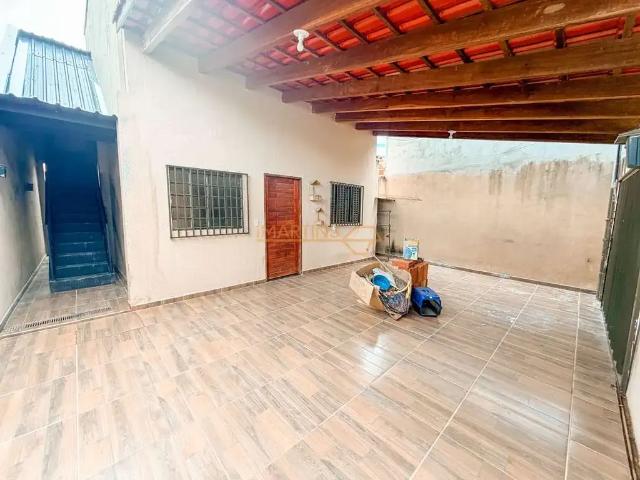 Casa / Sobrado para Venda em Araguari/MG Fátima 3 Quartos