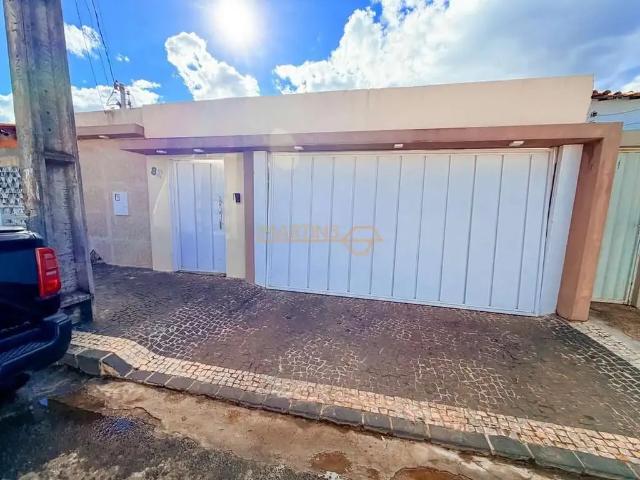 Casa / Sobrado para Venda em Araguari/MG Fátima 3 Quartos