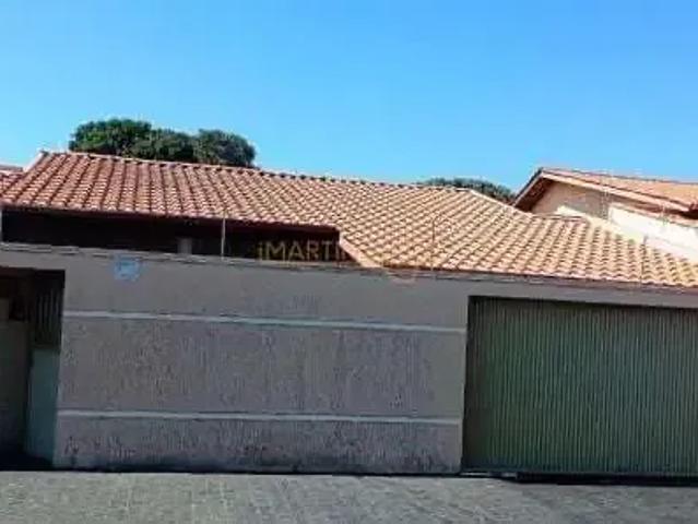 Casa / Sobrado para Venda em Araguari/MG Goiás 3 Quartos