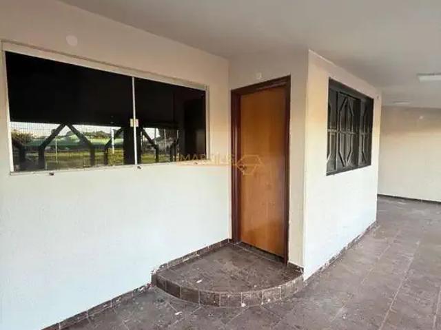 Casa / Sobrado para Venda em Araguari/MG Goiás 3 Quartos