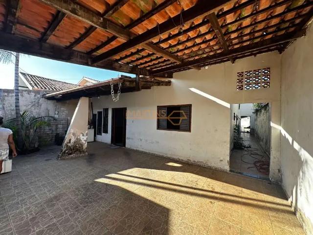 Casa / Sobrado para Venda em Araguari/MG Goiás 3 Quartos