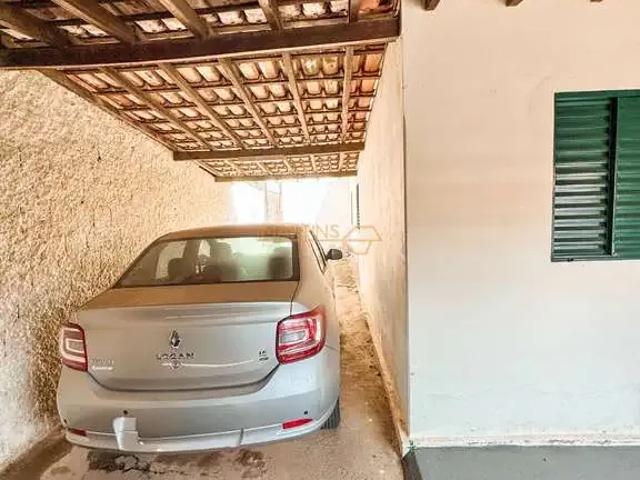 Casa / Sobrado para Venda em Araguari/MG Goiás 3 Quartos