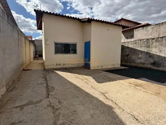 Casa / Sobrado para Venda em Araguari/MG Interlagos 1 Quartos