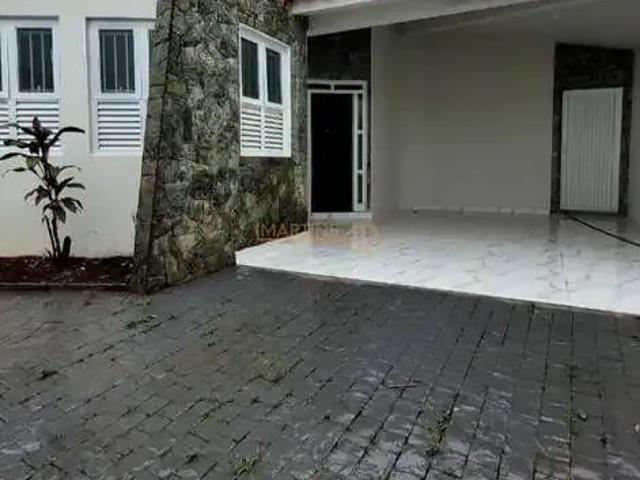 Casa / Sobrado para Venda em Araguari/MG Jardim Regina 3 Quartos