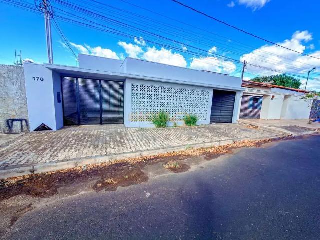 Casa / Sobrado para Venda em Araguari/MG Santiago 2 Quartos