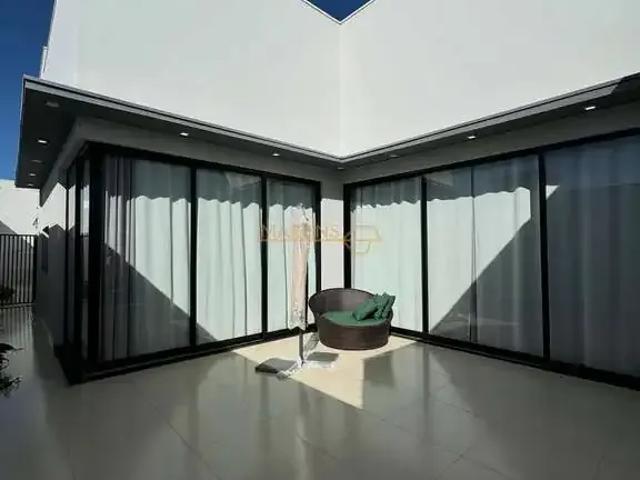 Casa / Sobrado para Venda em Araguari/MG Santiago 3 Quartos